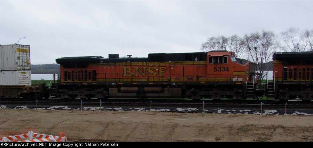 BNSF 5334